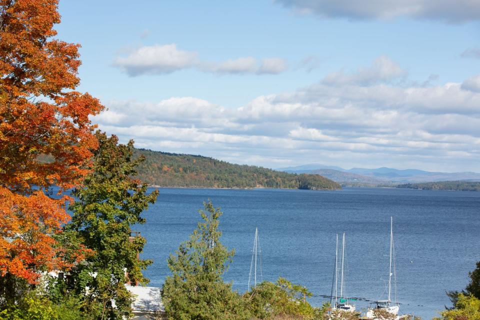 Kayaking in New England: The 6 Best Lakes for Fall Foliage Adventures ...